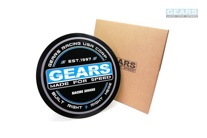 ■商品概要サイズ：Φ30 cm■詳細説明1997年、情熱あふれる選手とメカニカルエンジニアのグループが、スピードへの深い情熱に突き動かされ、ギアーズレーシングを設立しました。長年にわたり、ギアーズレーシングはATVの世界や様々な大会での経験...