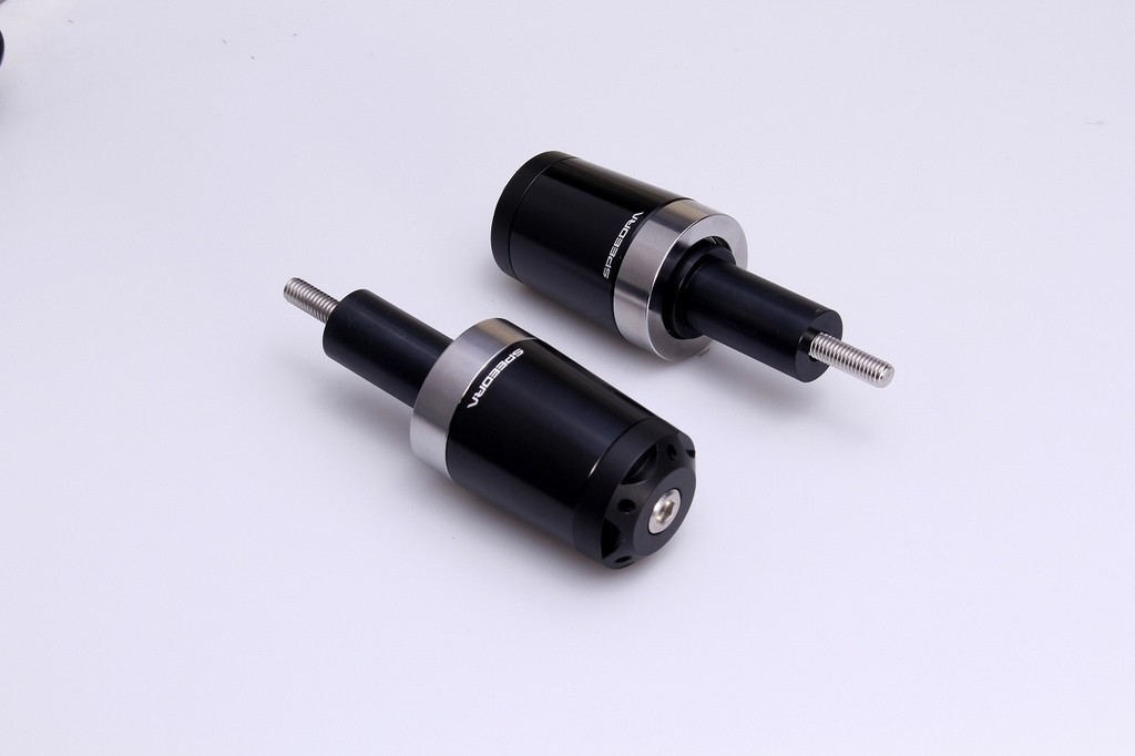 ■商品概要●重量(片側)：約270g(ボルト含まない重さ)■詳細説明●アルミカバーとPOMカバーと真鍮ウェイトを組み合わせたバーエンドです。●重量のある真鍮ウェイトにより振動抑制効果を発揮し、運転時の不快な振動を抑えます。●アルミカバーは高...