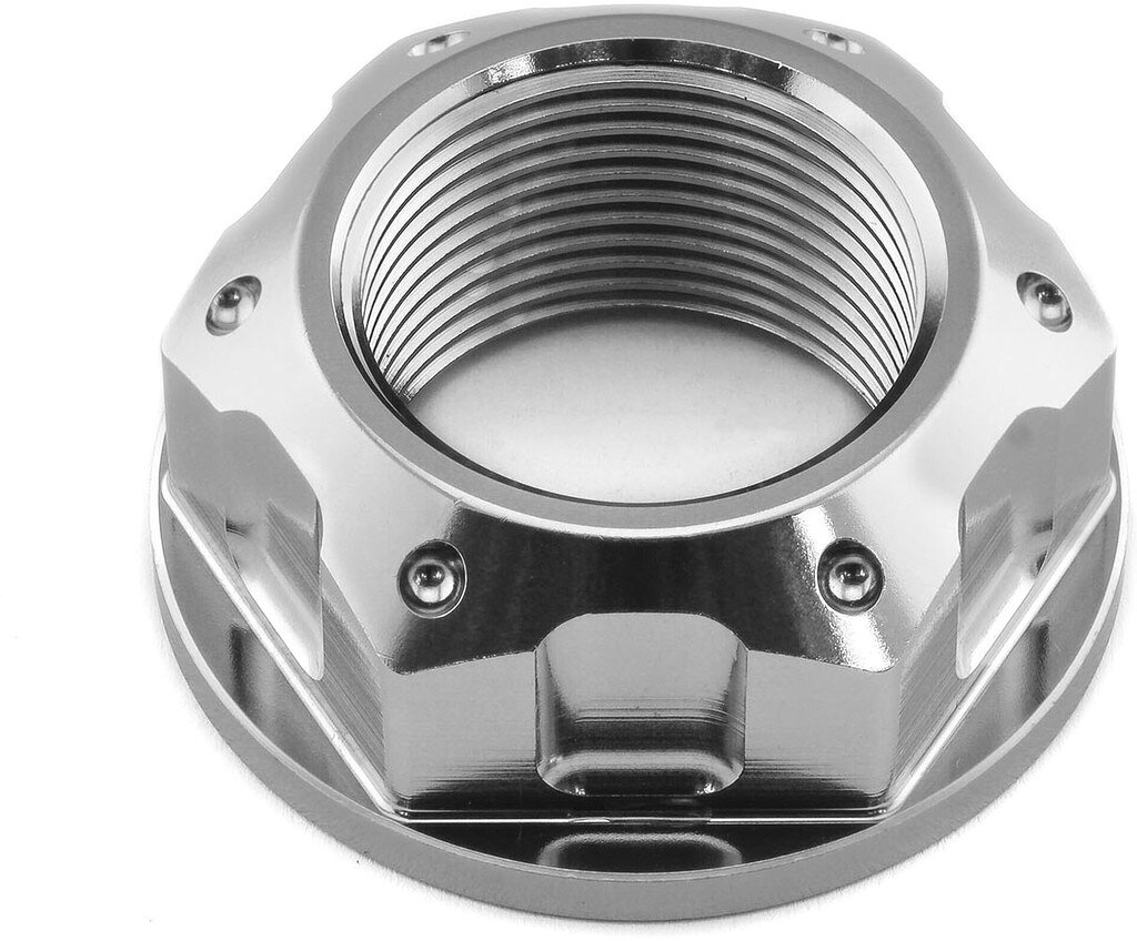 ■商品概要素材：チタン製品タイプ：ナットねじピッチ：1.50mm入数：1穴あけ加工：なしねじ径：25.00mmソケットサイズ：36.00mm高さ：18.00mm重さ：50.25gフランジ径：43.00mm■詳細説明グレード5チタン リア ア...