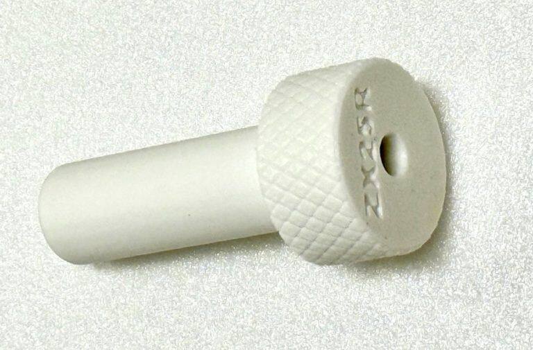 ■詳細説明リヤタイヤを交換する際、アクスルシャフトを刺し直す時にリヤブレーキがサポート部分で動いてしまいなかなかアクスルシャフトを刺せない事などは有りませんか。そんな時に役立つ便利なアイテムとなります。固定治具を刺しておく事で、スイングアー...