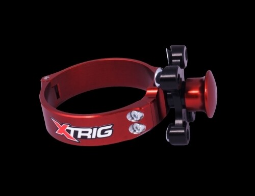 ■商品概要取付け径：55■詳細説明今やレースでは定番アイテムのホールショットデバイス。XTRIGでは着脱が容易なクランピングタイプのホルダーを装備。2本のボルトにより固定されるフォーク側のクランプは2ピース構造となっており、フォークを外すこ...