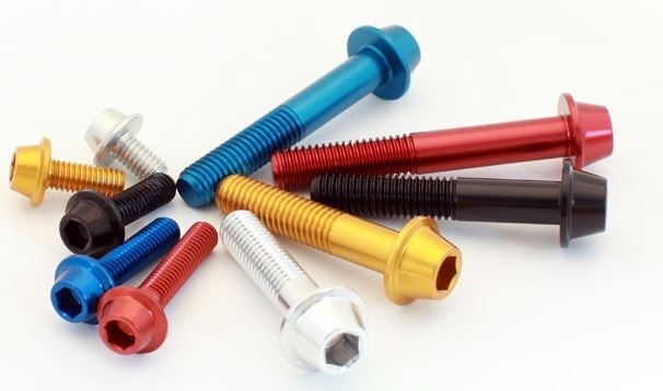 ■詳細説明Ricavata da barre in Ergal 7075 T6 mediante lavorazione dalpienocon macchine CNC. grazie al materiale e alle tecnic...