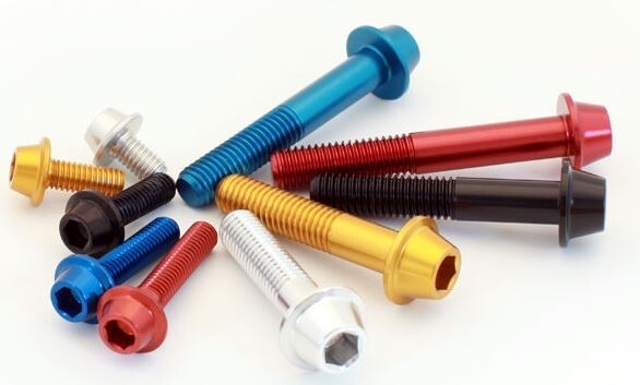 ■詳細説明Ricavata da barre in Ergal 7075 T6 mediante lavorazione dalpienocon macchine CNC. grazie al materiale e alle tecnic...