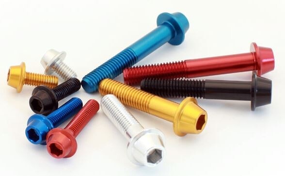 ■詳細説明Ricavata da barre in Ergal 7075 T6 mediante lavorazione dalpienocon macchine CNC. grazie al materiale e alle tecnic...