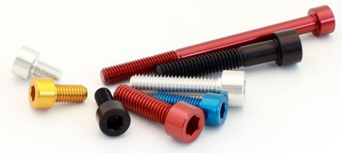 ■詳細説明Machined from Ergal T-7075 aluminum billet using ourmostsophisticated CNC machineries. Thanks to material andmachin...