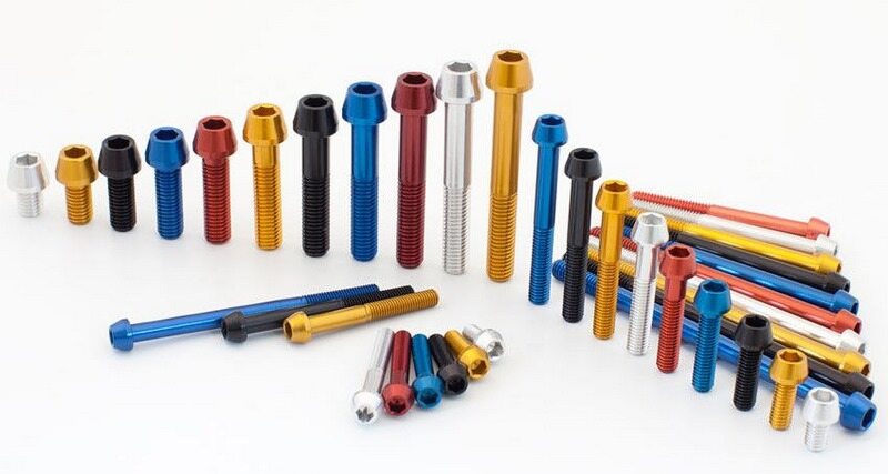 ■詳細説明Machined from Ergal T-7075 aluminum billet using ourmostsophisticated CNC machineries. Thanks to material andmachin...