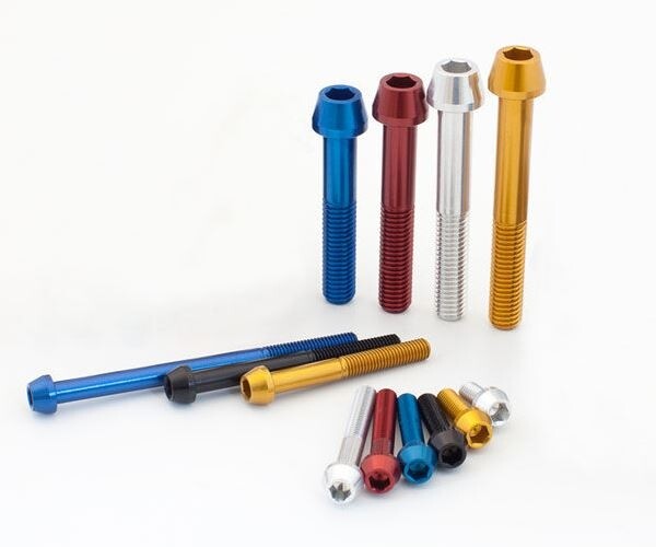 ■詳細説明Ricavata da barre in Ergal 7075 T6 mediante lavorazione dalpienocon macchine CNC. grazie al materiale e alle tecnic...