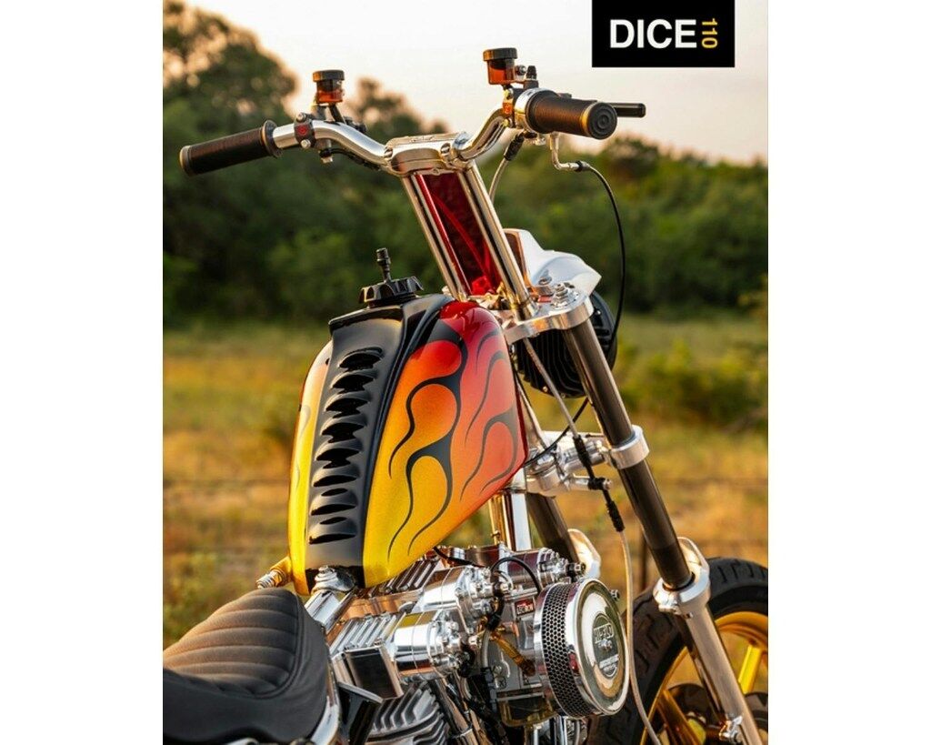 ■商品概要内容物：本×1冊■詳細説明DeanMicetichと故MattDavisによるCHOPPERとHOTRODをメインに、アートやカルチャーを発信するCalifornia発のチョッパーフリークマガジンです。カラーページが豊富で写真点数...