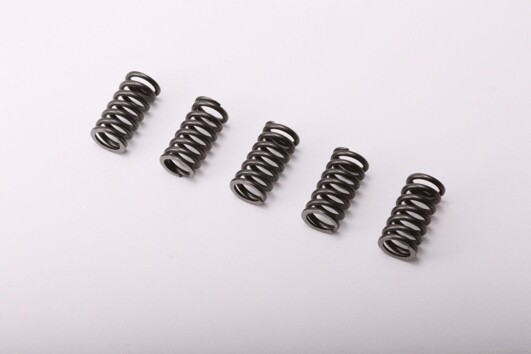 ■商品概要Fitment：Suzuki Satria FU 150 / GSX 150 Bandit / GSX R 150 / GSXS150■詳細説明Daytona clutch spring is designed to be 20%...