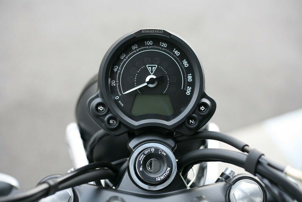 ■商品概要Protecs(プロテクス)メーター保護フィルムは、キレイをいつまでもをコンセプトに開発しました。キズの自己修復機能はメーターの黄砂やほこりなどでついてしまったキズが、自然に消える機能です。耐用年数は10年で何もしていないのに、長...