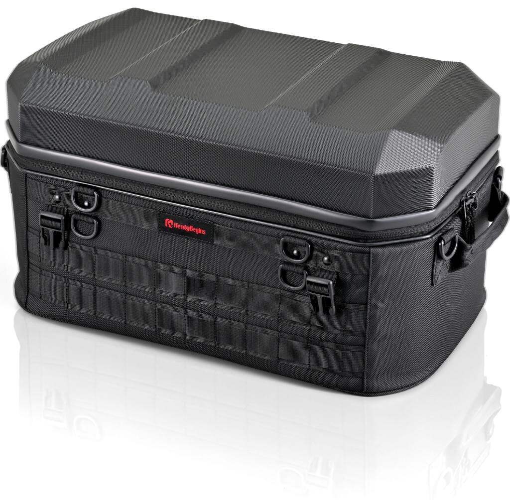 ■商品概要カラー：ブラックシボ入り容量：45Lサイズ：高さ300×幅530×奥行320(mm)総重量：3kg最大積載量：11kg【商品構成】バッグ本体イージーリングベルト(N25B)サブベルトショルダーベルトレインカバー■詳細説明スーパース...