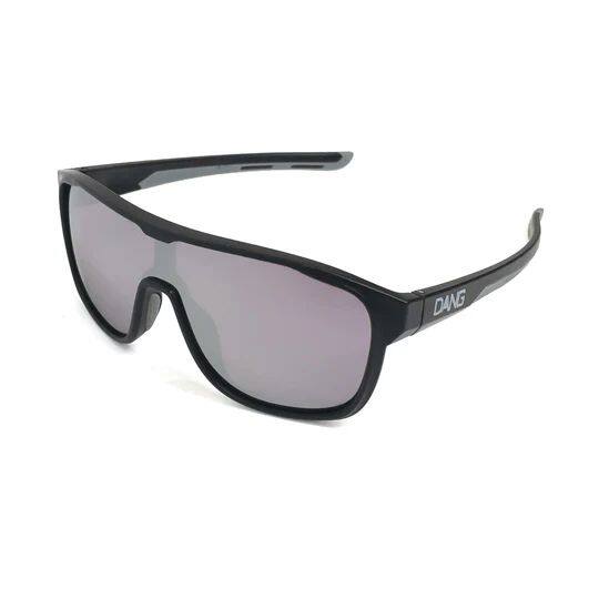 ■商品概要・ハイコントラストレンズ　乱反射を抑え、眩しさを軽減しながらも、景色のコントラストを強くし、地形の凸凹などをくっきり際立たせます。・ミラーレンズ　レンズの外側に反射コーティングが施されており、鏡のように光を反射します。　ファッショ...