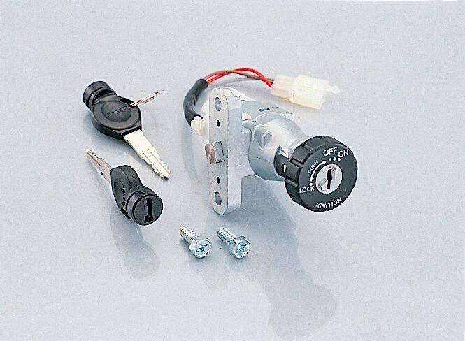■商品概要対象純正品番号：5AY-82501-01■詳細説明盗難予防に最適なシャッター付きメインキーです。盗難やイタズラに多いドライバー等によるメインキーボックスのこじ開け等から愛車を守ります。シャッターの開閉はキーに付いてる専用マグネット...