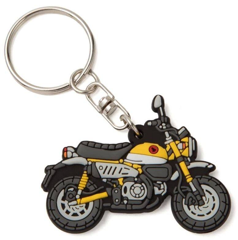 ■商品概要【メーカー品番】0SYEP79EHFカラー：MONKEY125素材：PVC(ポリ塩化ビニール)、金属【サイズ】横：約50mm厚さ：約8mm■詳細説明現行車から懐かしの名車まで揃えたPVCキーホルダー■注意点※モニターやご利用環境に...