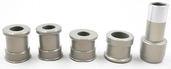 ■詳細説明Racing-spec captive spacers for original wheels. Stays inplaceduring servicing. Hard Anodized CNC Billet Alloy.Ultr...