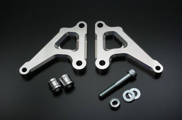 ■商品概要【材質】A2017【表面処理】シルバーアルマイト■詳細説明GC-019フレームに従来のモノショックスイングアームを装着するためのアダプターです。■注意点※サスペンションの自由長が215-220mmで車高調整が出来るサスペンションの...