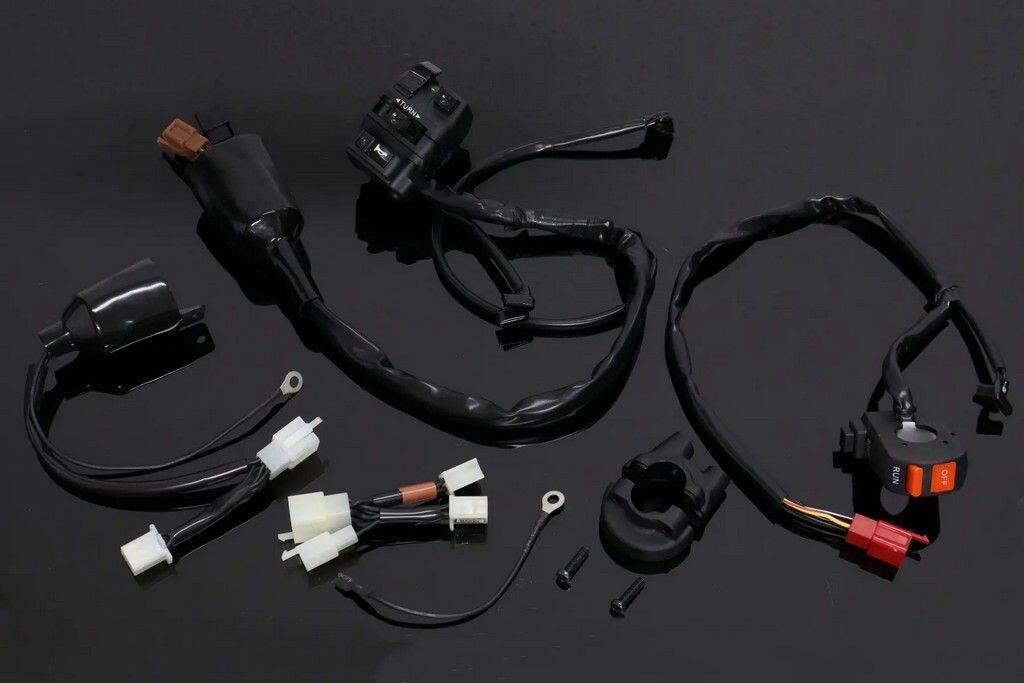 ■商品概要Following Items ：Housing， Throttle， Lower ( x 1 )Housing， Throttle， Upper ( x 1 )Screw， Pan， 5X20 ( x 2 )Harness Ex...