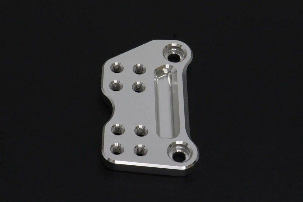 ■詳細説明TYGA Step Kit Replacement Right Side Hanger Mount (Adj)，Silver，ZX-4R(R)， Assy■注意点※取扱説明書が付属する場合は外国語となります。※輸入商材の為、納期が...