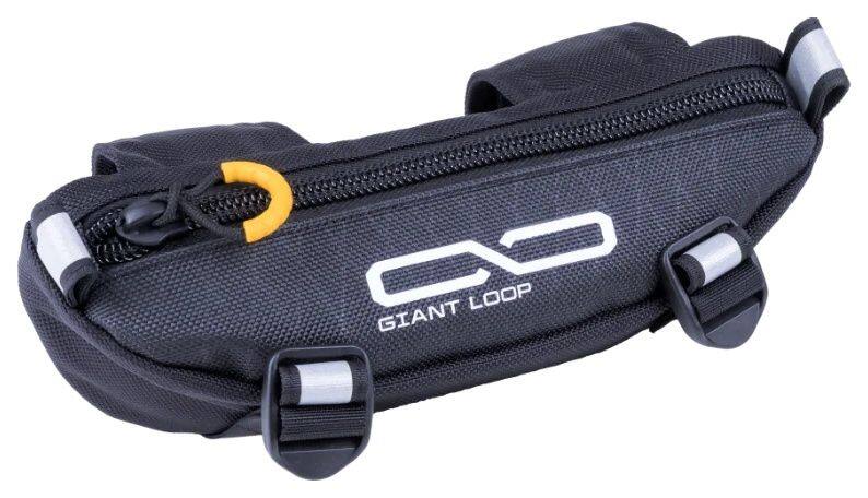 ■商品概要■手軽な収納1.5リットルの収納容量を、いつでも手軽に利用できます。収納時の容量は1.5リットル。0.37ポンド(0.17kg)と非常に軽量です。■耐久性に優れた素材頑丈な「Bomb Shell(TM)」ビニールコーティング生地。...