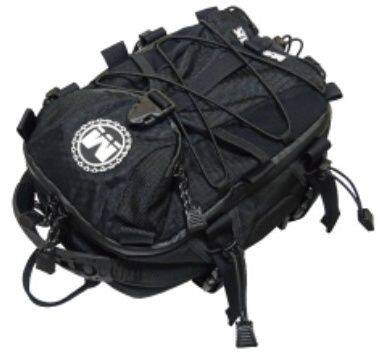 ■商品概要カラー：ブラック容量：約10L(最小時)-約11L(最大時)【サイズ】最小時／H180／W220／D300最大時／H200／W220／D300【素材】本体：コーデュラ・バリスティックナイロンリップストップナイロン ハイパロンファス...