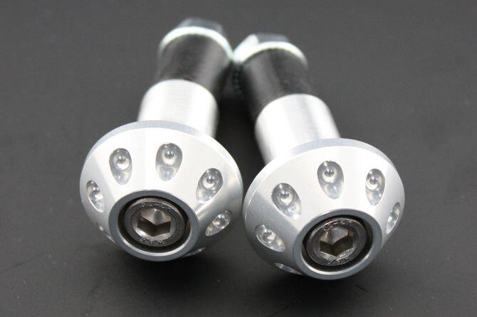 ■商品概要ハンドル内径：Φ13-Φ14mm 対応【サイズ】・外径：Φ25.5mm・長さ：11mm左右1セット■詳細説明コンパクトな本体に円周状ボールエンド加工を施しました。■注意点※画像には他のカラーリングが含まれます。