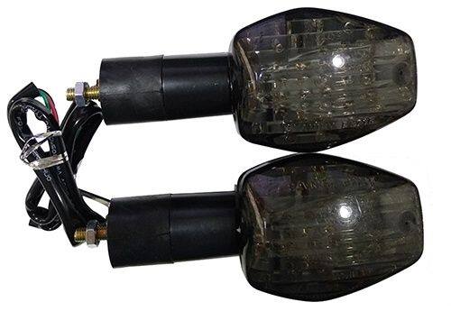 ■商品概要タイプ：LEDカラー：スモーク質量：236g材質：ABSセット内容・付属品：左右1セット仕様：LED点灯式用途：バイク用■詳細説明CB400SF用のLEDウインカーASSYです。LEDでさらに発光が安定するほか、純正タイプなので経...