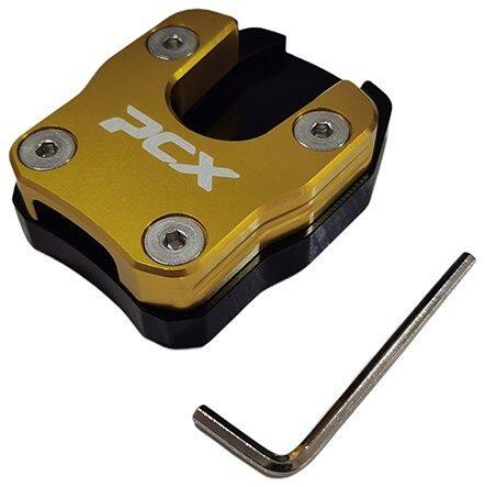 ■商品概要質量：130g材質：CNCアルミセット内容・付属品レンチ×1商品サイズ：130mm用途：バイク用■詳細説明PCXをさらにかっこよく、実用的にするドレスアップパーツです。サイドスタンドの地面接触面に被せるだけで取り付けできます。「P...