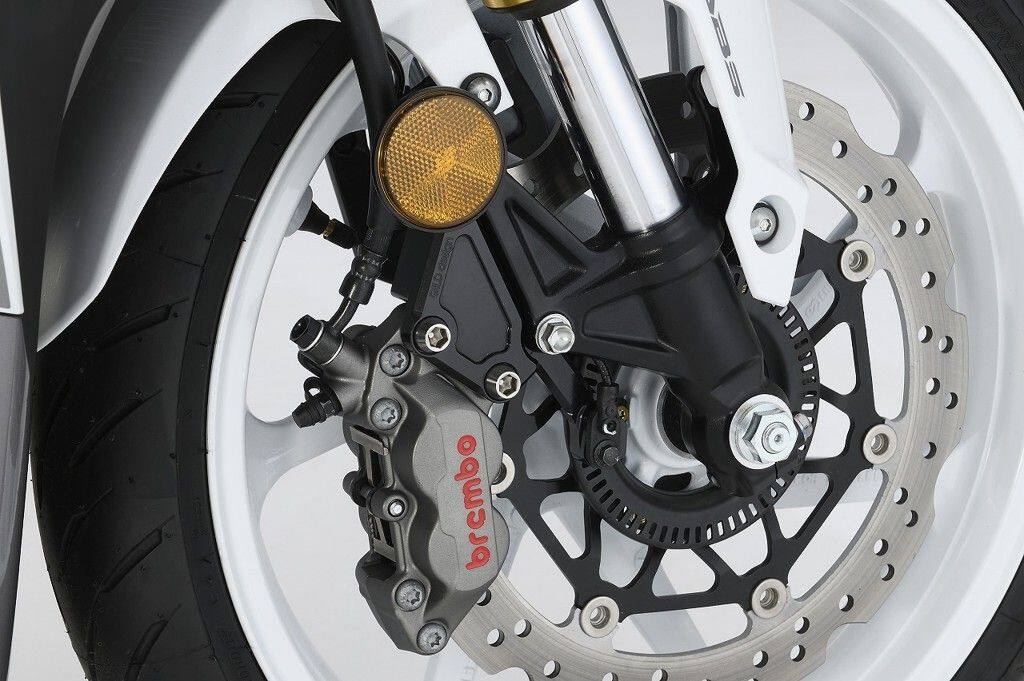 ■詳細説明ブレンボ40mmピッチ4POTキャリパー(30/34対応)サポート。【車種】CBR250RR(MC51)。在庫がなくなり次第廃盤となります。■注意点※純正ブレーキホース対応。※ABS対応。※画像には他の商品が含まれている場合があり...