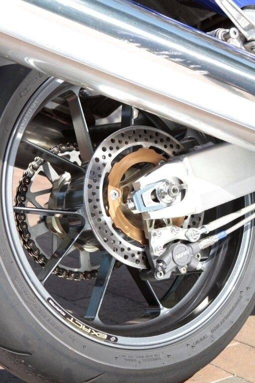 ■商品概要advantage DIRECT DRIVE SEMI RACING DISCです。Φ220-t5.0mm■詳細説明【Advantage DIRECT DRIVE RACING DISCの特徴】アドバンテージでは長年のレース経験か...