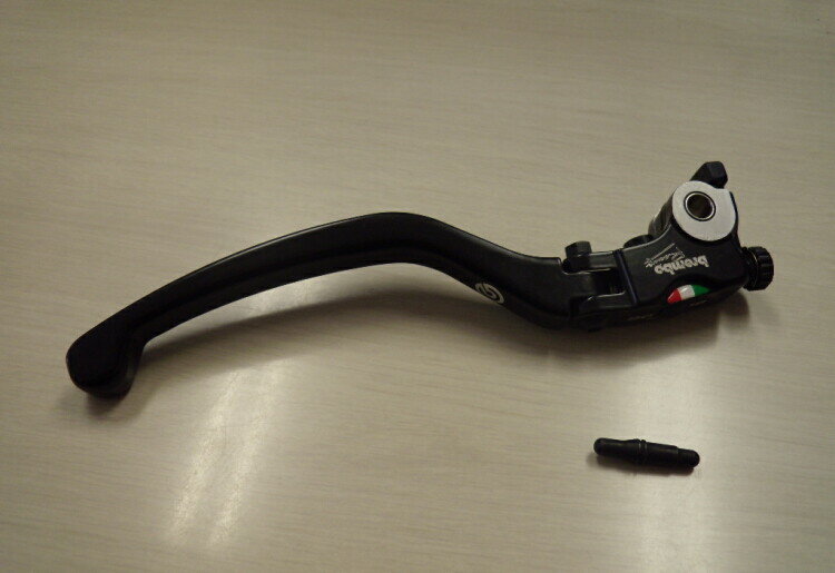 ■商品概要Webikeは、ブレンボジャパン二輪正規代理店です。アルマイト仕上げ■注意点※メーカー都合により商品の仕様変更がある場合がございます。ご了承ください。【偽造防止カードが同梱されていた製品に関して】※従来の偽造防止カードは同梱されな...