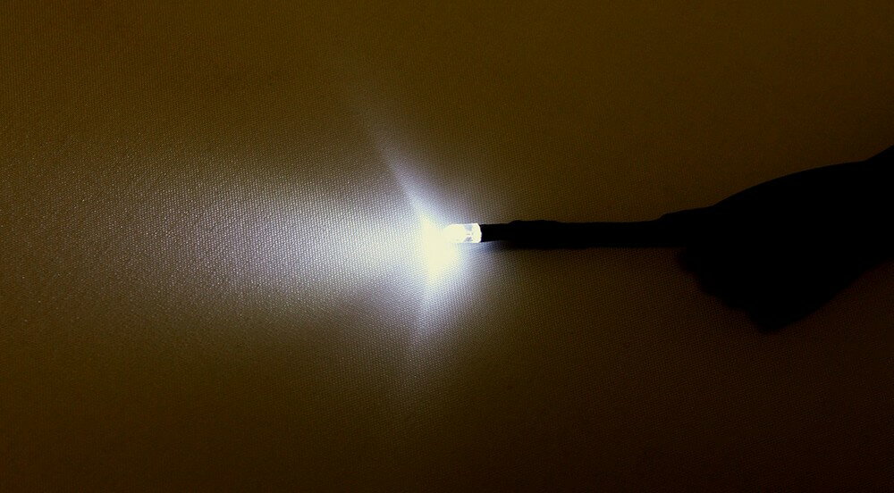 ■商品概要バルブ カラー：ホワイトバルブスタイル：LED機能：シングルレンズ：クリアライト：○U.S.A製：-バルブ数：1パッケージング：1個リモートコントロール：-専用設計：-スタイル：カスタムパーツタイプ：アクセント ライトボルト：12...