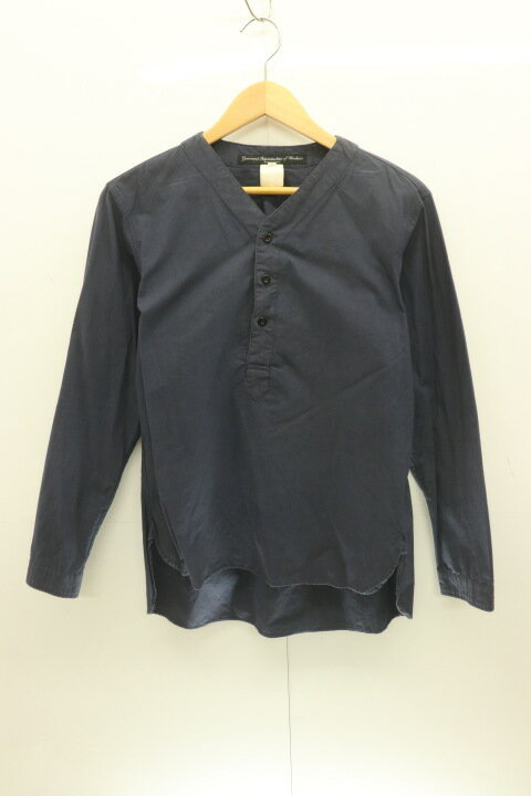　商品状態説明 詳細説明 ハーフボタンシャツ GARMENT REPRODUCTION OF WORKERS 1 紺 ネイビー 【状態ランク：C 使用感がありダメージが確認できる状態】 【状態備考】 全体的に毛羽立ちが見られます。 前身頃の...