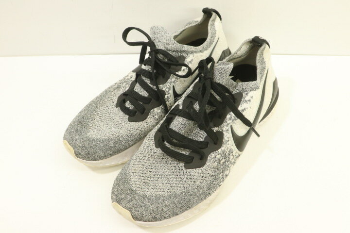　商品状態説明 詳細説明 Epic React Flyknit 2 NIKE 27.5cm グレー 灰 ロゴ 【状態ランク：C 使用感がありダメージが確認できる状態】 【状態備考】 両足のアウトソール、ミッドソールにシミ・汚れが見られます。...