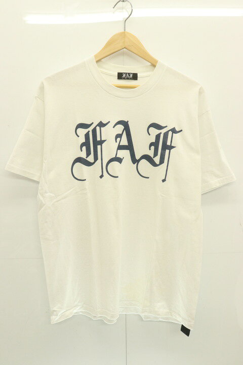 　商品状態説明 詳細説明 OE LOGO TEE FAKE ASS FLOWERS M 白 ホワイト 紺 ネイビー 【状態ランク：C 使用感がありダメージが確認できる状態】 【状態備考】 全体的に使用感・毛羽立ちが見られます。首周りに黄ばみ...