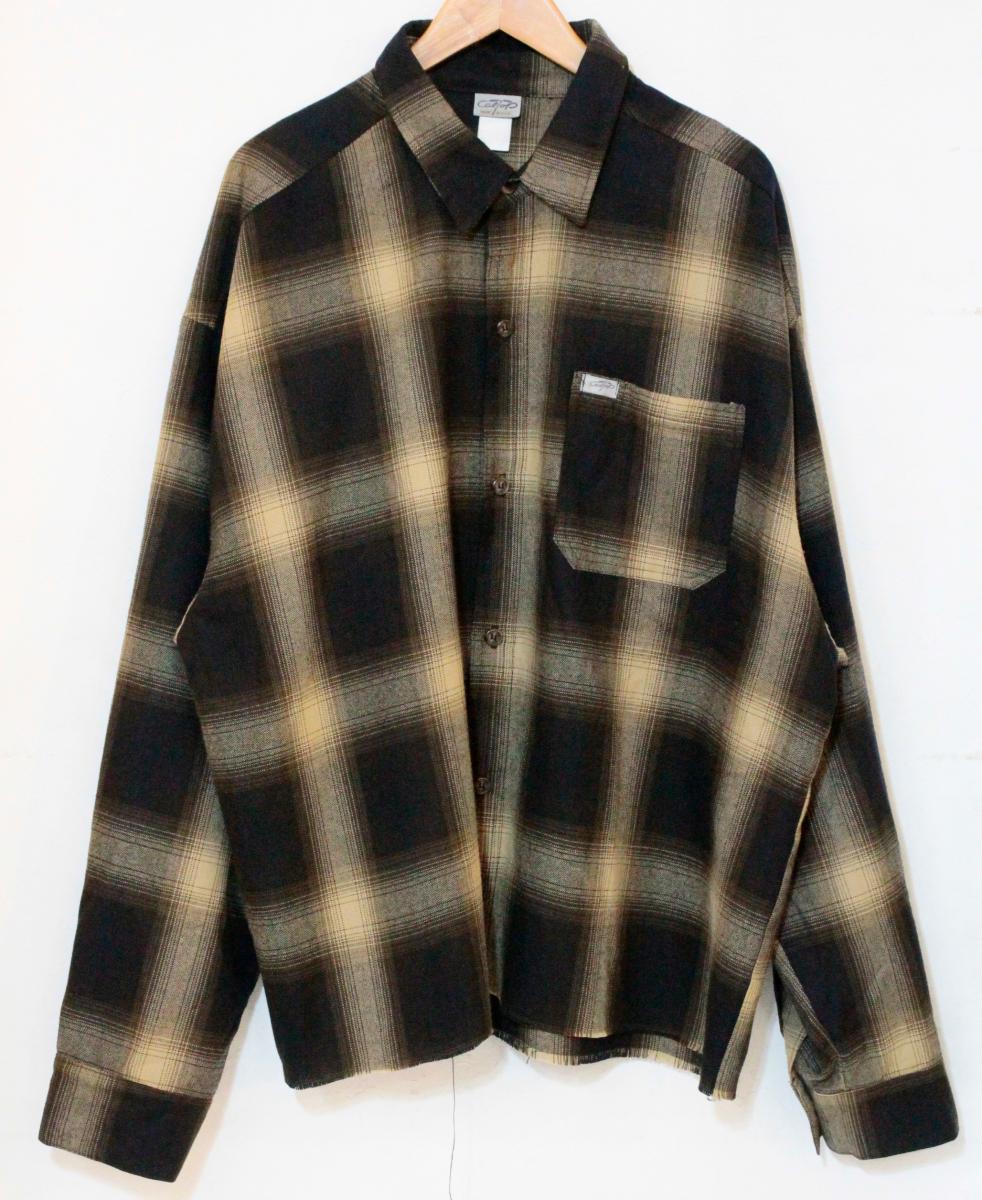 　商品状態説明 詳細説明 CALTOP/オンブレチェック/長袖シャツ/茶 ブラウン/チェック/madeinUSA 【状態ランク：C 使用感がありダメージが確認できる状態】 【状態備考】 ・軽度の使用感があります。 ・裾がカットオフになってい...