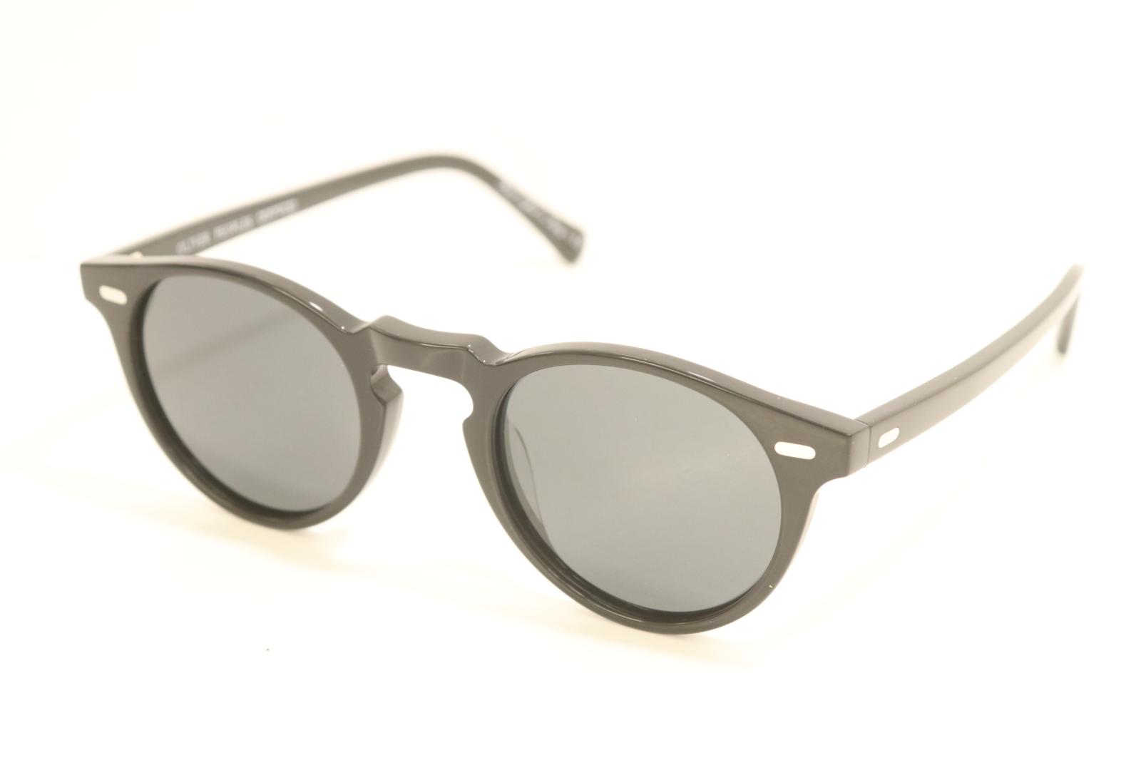 　商品状態説明 詳細説明 Gregory Peck OLIVER PEOPLES 47□23 黒 ブラック ロゴ OV5186 【状態ランク：C 使用感がありダメージが確認できる状態】 【状態備考】 レンズに細かい傷が見られます。 表記サイ...