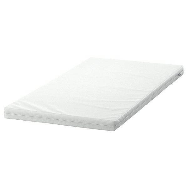 厚さ5cmのフォームを使用したリバーシブルのマットレスは、両面とも柔らかく滑らか。 シンプルながらも、赤ちゃんに安全に安心してお使いいただけます。水拭きでお手入れできるカバー付きこのマットレスの表面は両面とも同じように滑らか。 いつでも簡単...