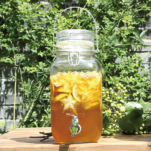 商品説明商品詳細 ●コールドドリンク専用のガラス製ドリンクサーバーです。 ●フタのロックを解除してから、蛇口のコックを起こすと中身を注ぐことができます。 ●容量は3Lで、ご自宅の冷蔵庫にも保管できる小ぶりなサイズです。 ●梅酒、サングリア、...