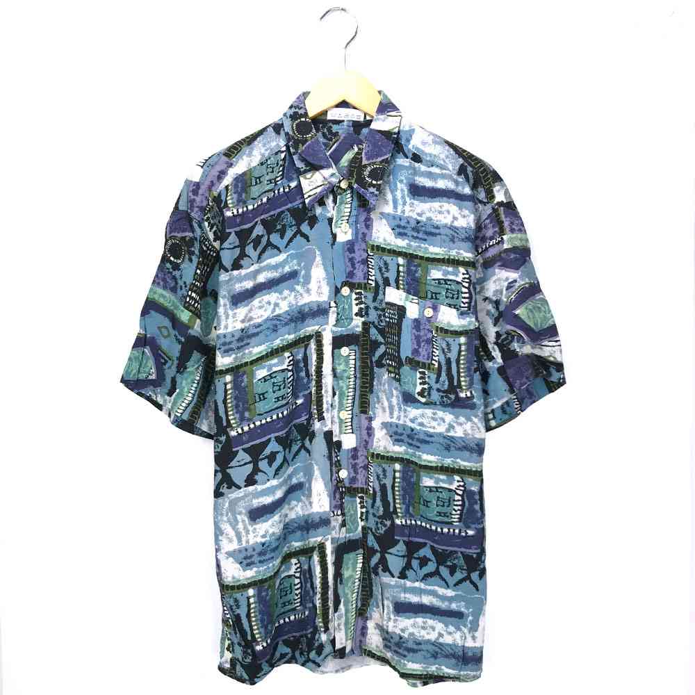 ITEM DATAブランド名SUBITO商品名半袖柄シャツ素材　　　　　　　　　　　　原産国　カラーマルチカラー表記サイズサイズ表記 LSIZE DATA肩幅身幅着丈袖丈裄丈51cm58cm72cm23cm48cmCONDITIONコメント...