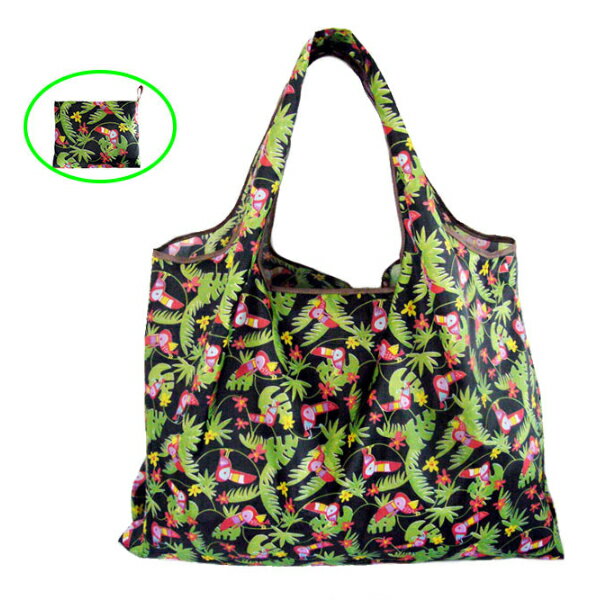 薄くて丈夫なポリエステル素材を採用しわずか55gと超軽量です。 折りたたむと14cm×10cmと手のひらサイズに。 持ち歩くのに便利で邪魔になりません。 耐荷重は20kg。 広げると縦約40cm×横約58cmと大きいレジ袋ほどの大きさ。 大...