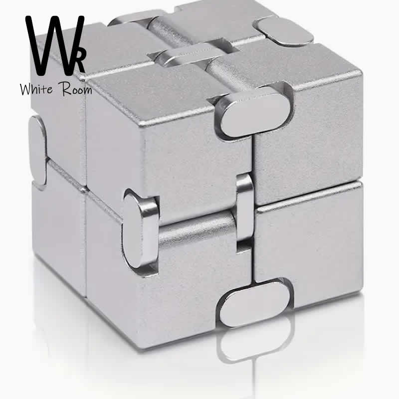 インフィニティキューブ【【WHITE ROOM〜ホワイトルーム073】 ホワイトルームTV動画公開中 商品名 ホワイトルーム073 商品分類 キッズ/玩具 素材 ABS樹脂 カラー シルバー,ブラック サイズ 立方体サイズ：4×4×4cm、...
