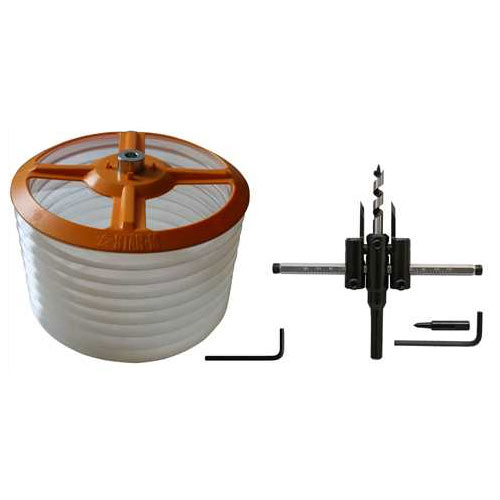商品詳細 ●適合機種:120mm用●高さ(mm):135●軸径(mm):10●幅(mm):206●自在錐ソケット径(mm):10●質量(kg):0.7●ぐらつかず安定・安心です。●電気ドリルコードの巻き付き防止付です。●切り粉が目に入らず安...