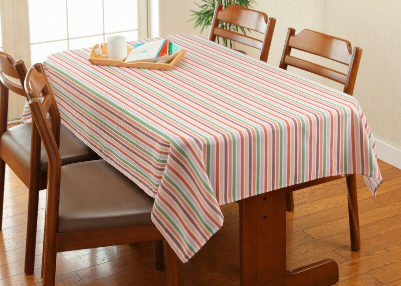 商品名：テーブルクロス　ストライプ サイズ：約135x230cm 素材：表地：ポリエステル60％・綿40％、中材：ポリエステル100％、裏地：ポリエステル80％・綿20％ その他： 原産国：中国製 お手入れ方法：お洗濯可能、ドライ× 備考：...
