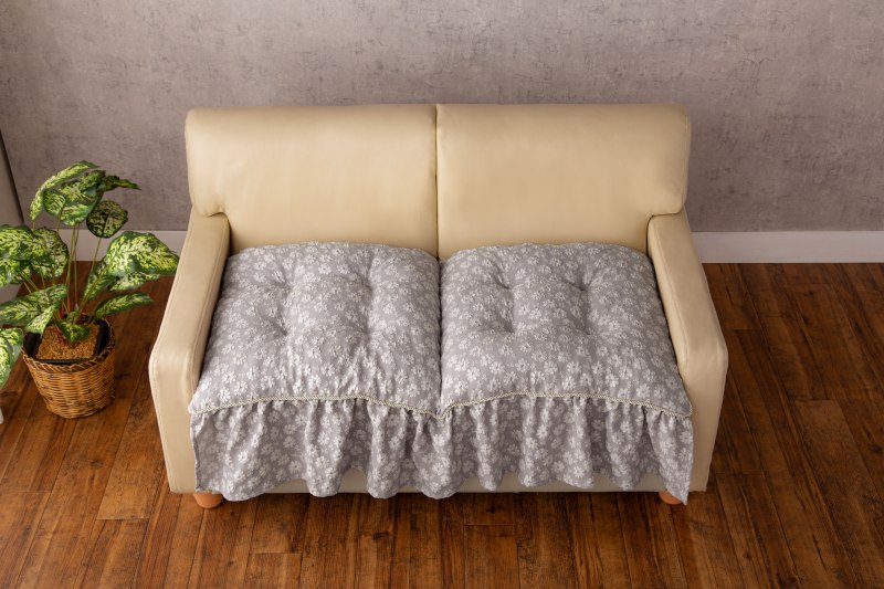 側地：ポリエステル100% 中材：ポリエステル100%