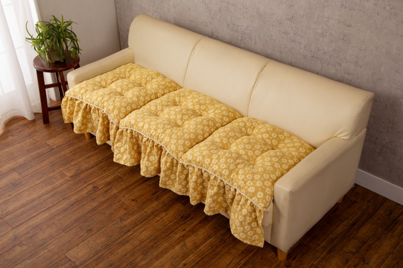 側地：ポリエステル100% 中材：ポリエステル100%