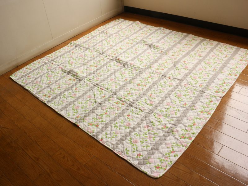 約190X190cm側地：綿100％ 中材：ポリエステル100％