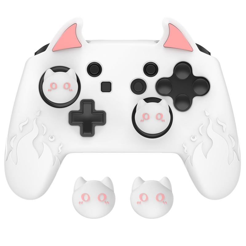 PlayVital Cute Demon Nintendo Switch Proコントローラー対応用シリコングリップカバー ジョイスティックキャップやステッカーシール付属【ホワイト】キュートな悪魔デザイン：グリップには悪魔風の炎模様が施され...