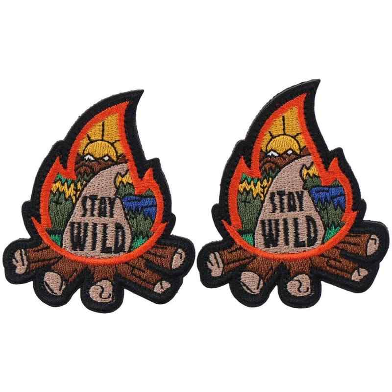 ワイルドキャンプファイヤー炎刺繍パッチ2個、衣類アイロン接着アップリケ、かわいいキャンプファイヤーデザイン刺繍パッチ、ジャケット、帽子、バックパック、ジーンズ、DIY服用キャンプファイヤーデザイン刺繍パッチの寸法は、2.36インチ(幅) x...