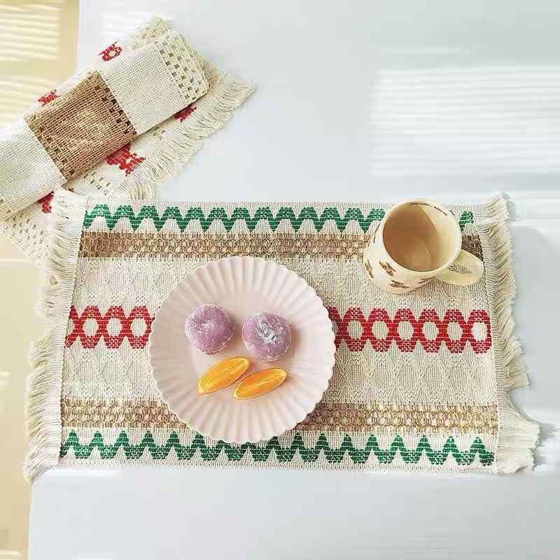 プリントランチョンマット モダンシンプル レトロ風 北欧デザイン おしゃれ 食卓装飾マット 断熱 防汚 滑り止め 耐磨耗 丸洗いお手入れ簡単 家庭・レストラン用上質なジャカード生地 高品質なジャカード加工を施し、生地は厚みがあり肌触りがソフ...