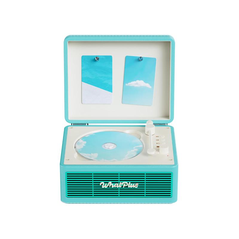 WhatPlus CDプレーヤー Bluetoothスピーカー 一体型 充電式バッテリー内蔵 APP操作可能 磁吸背板付き 推し活対応 レトロデザイン ギフト最適 ライトブルー本製品はBluetooth対応の高機能ポータブルCDプレーヤー（...
